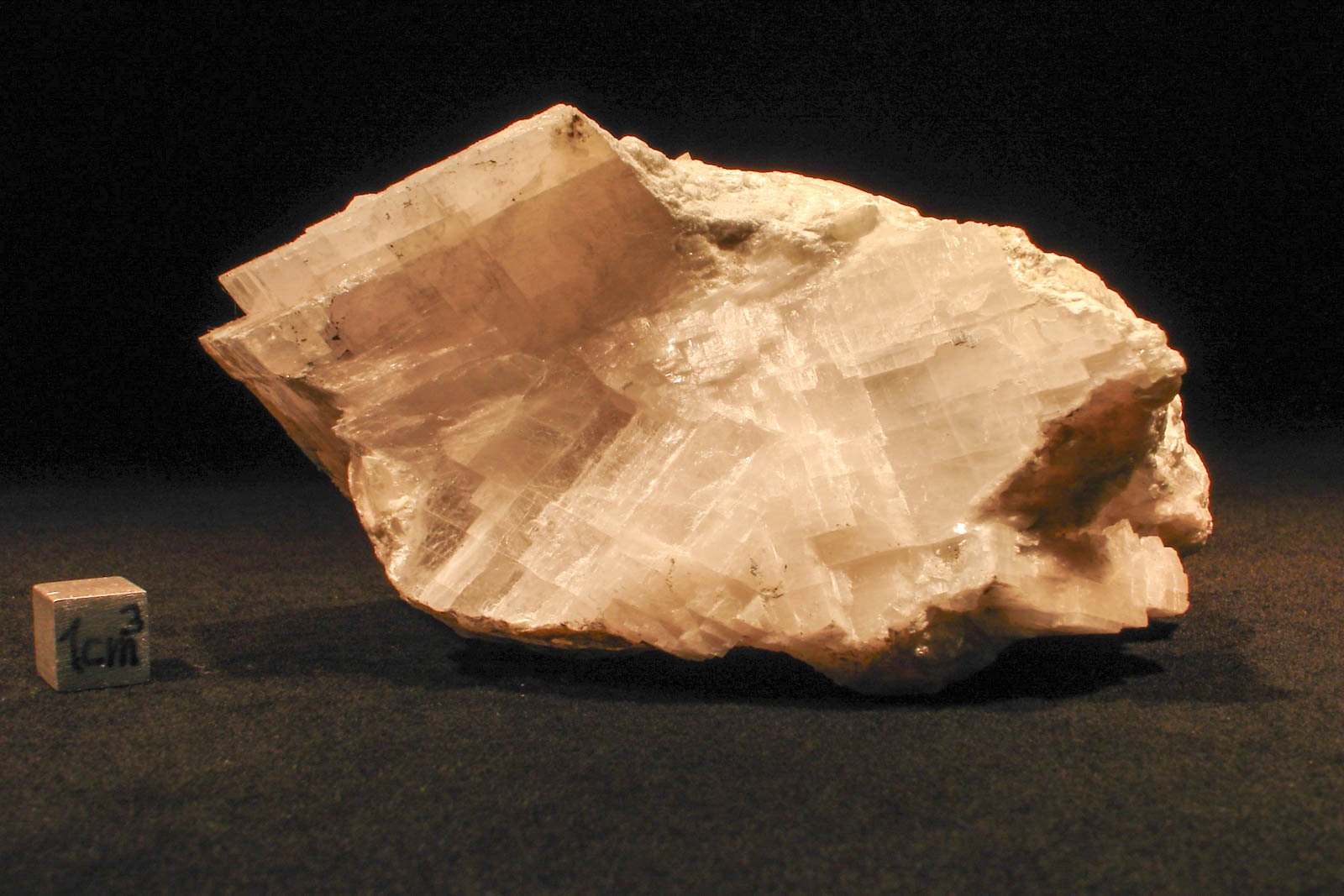 D008 Dolomit – Mineraliensammlung Ban