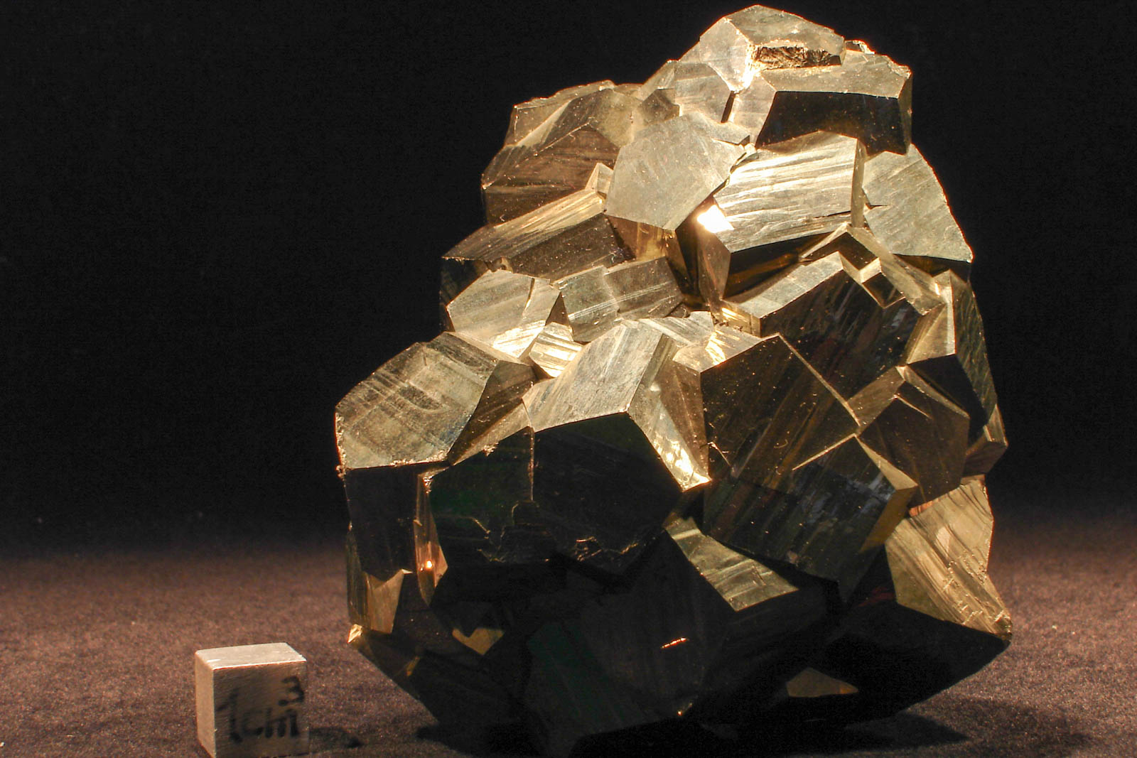 C699 Pyrit – Mineraliensammlung Ban