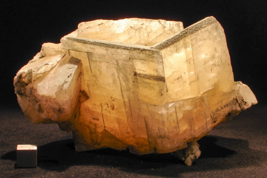 E086 Adular – Mineraliensammlung Ban